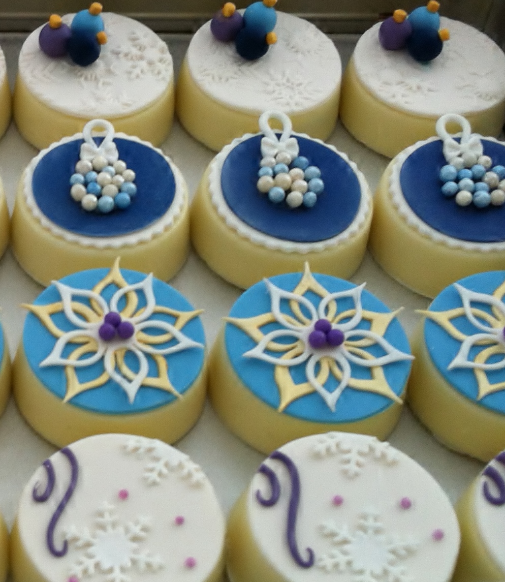 Chocolate Covered Oreos - Sugarlily Cakes